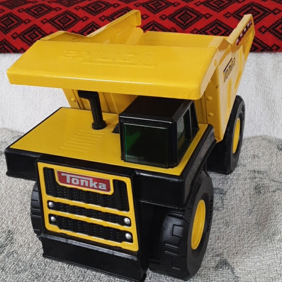Tonka Hasbro | Toys | Tonka Hasbro 400 2009 Dump Truck | Poshmark
